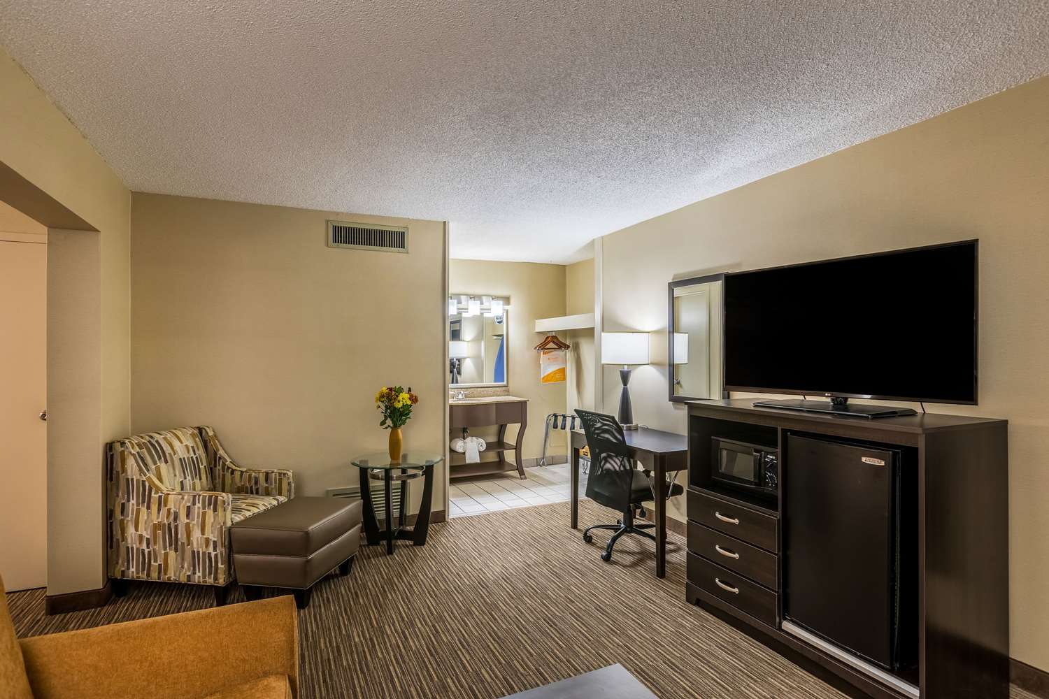 Quality Inn Michigan State University Lansing, MI - See Discounts