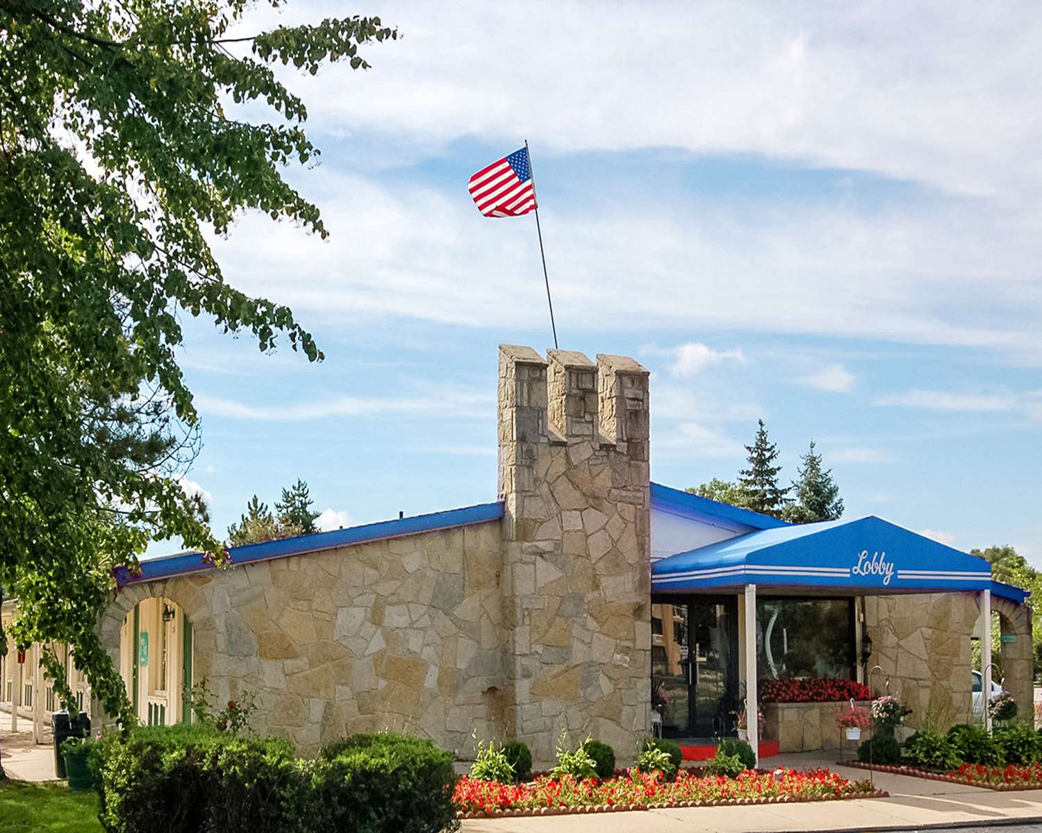 Rodeway Inn Madison Heights - I-75, Exit 65, MI - See Discounts