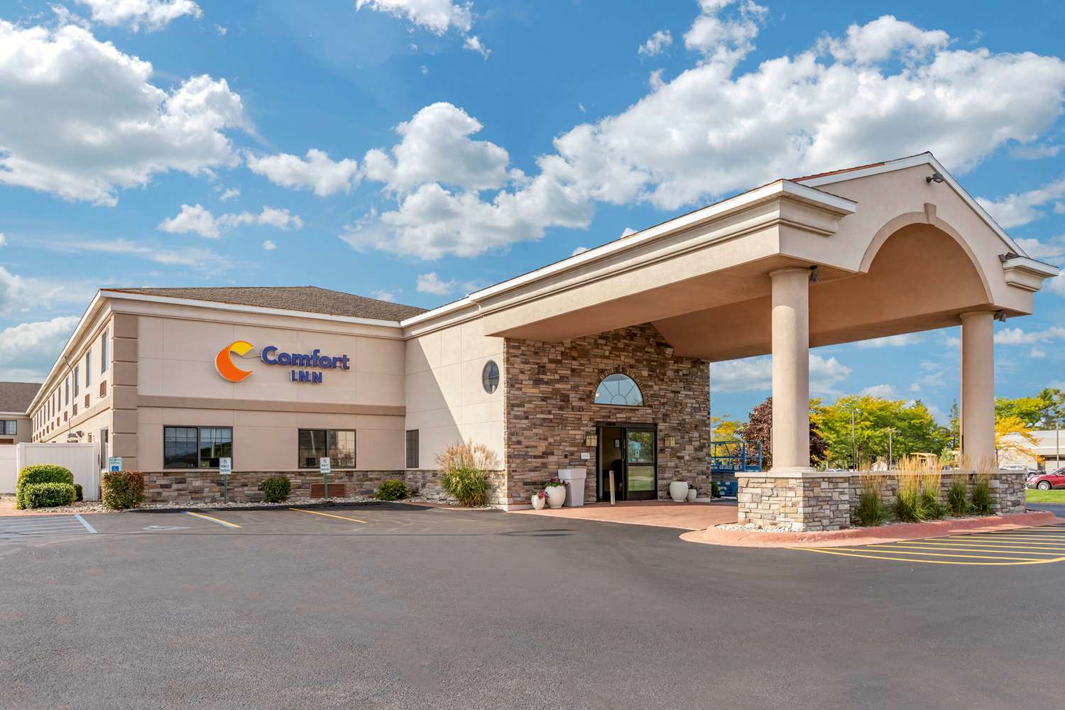 Comfort Inn Ludington, MI - See Discounts
