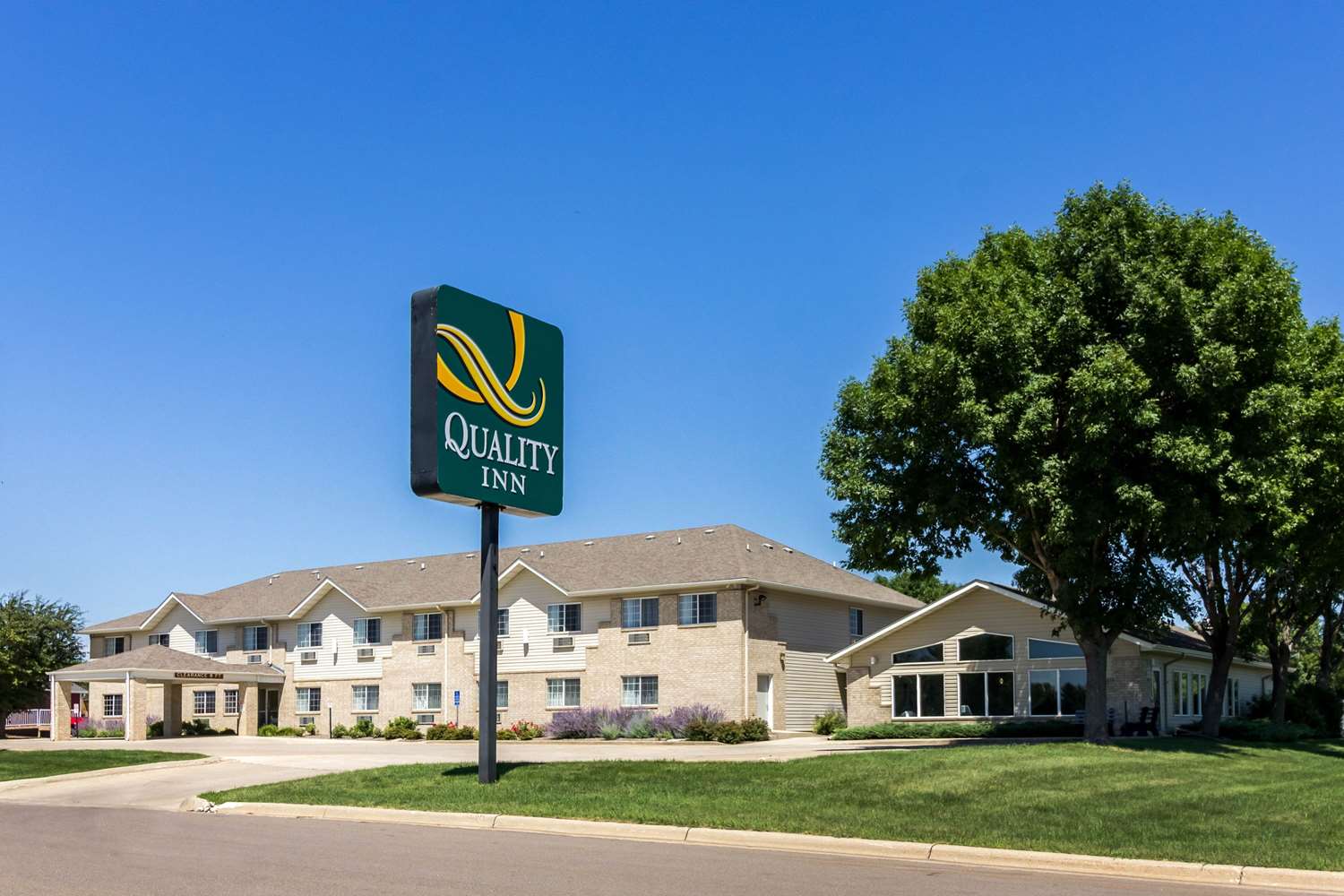 Quality Inn & Suites Marshall, MN - See Discounts