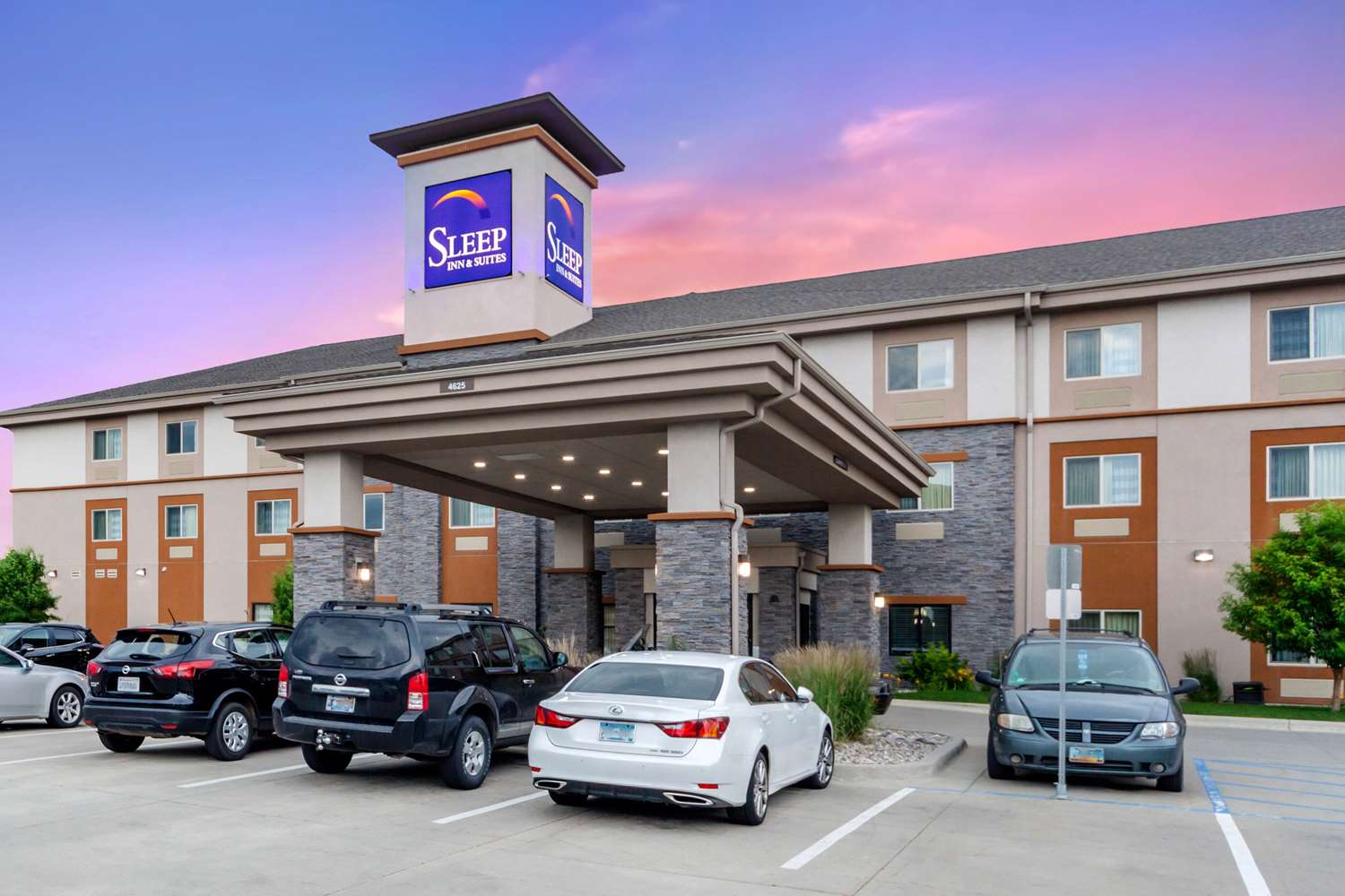 Sleep Inn & Suites Fargo, ND - See Discounts