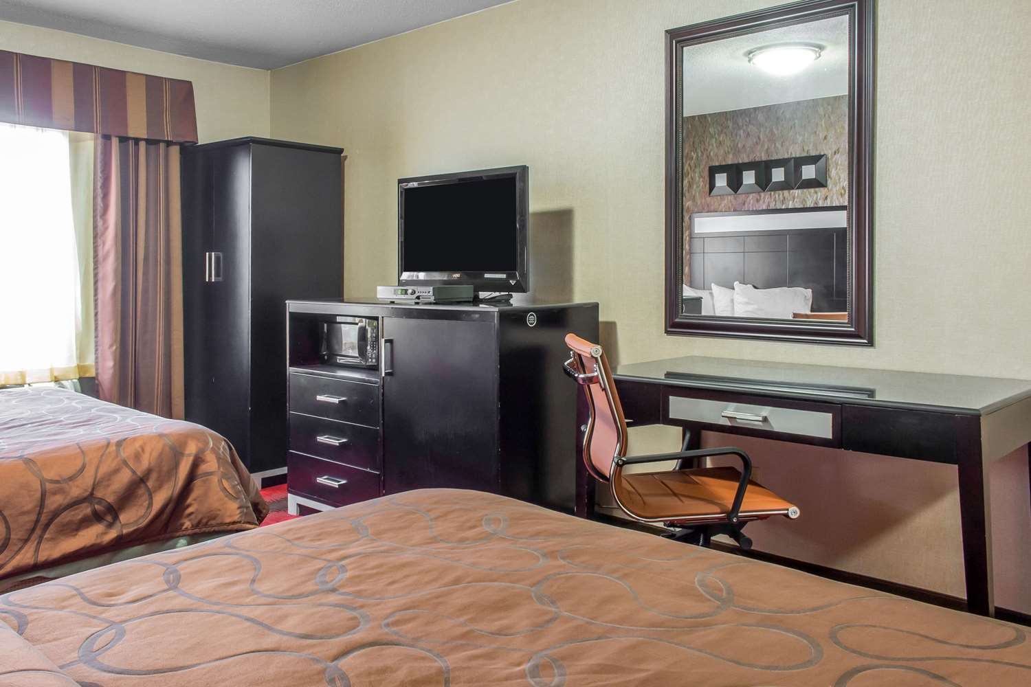 Rodeway Inn Capri Little Ferry, NJ - See Discounts