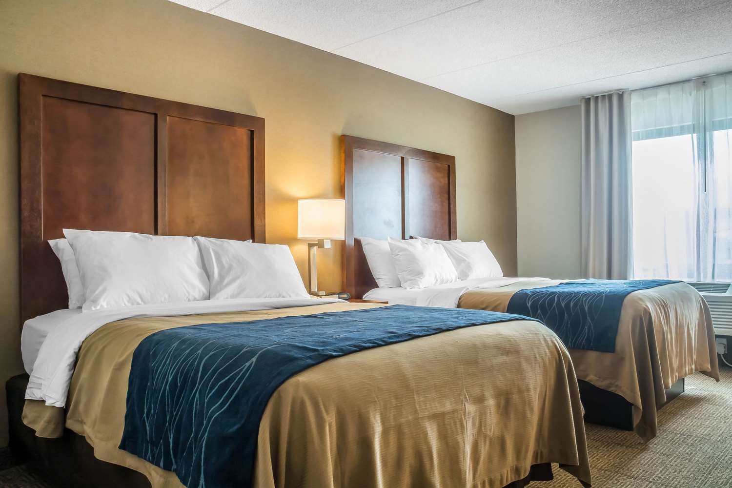 Comfort Inn The Pointe Niagara Falls, NY - See Discounts