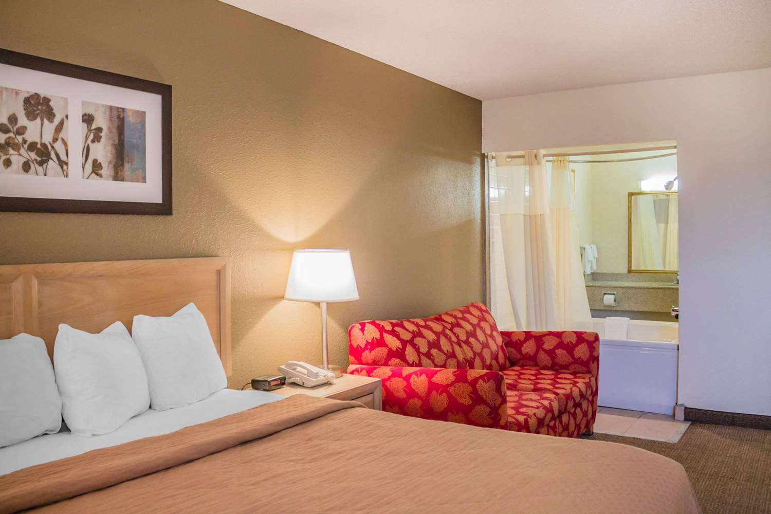 Quality Inn Port Clinton, OH - See Discounts